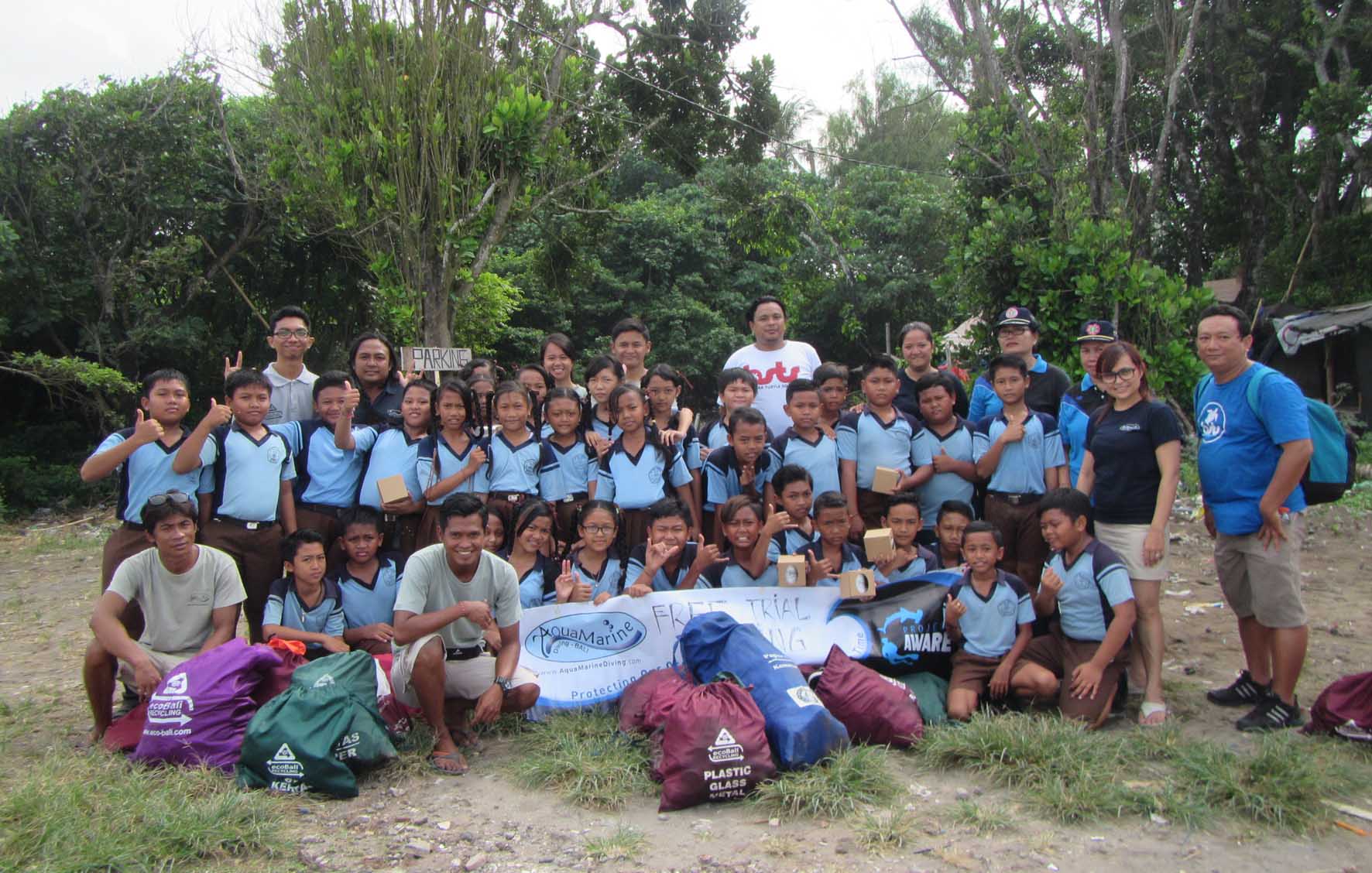 AquaMarine Diving - Bali Earth Day Beach Clean-Up - PADI Pros