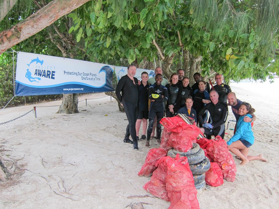 Big Blue Vanuatu - 413 kg rubbish removed and reported - PADI Pros