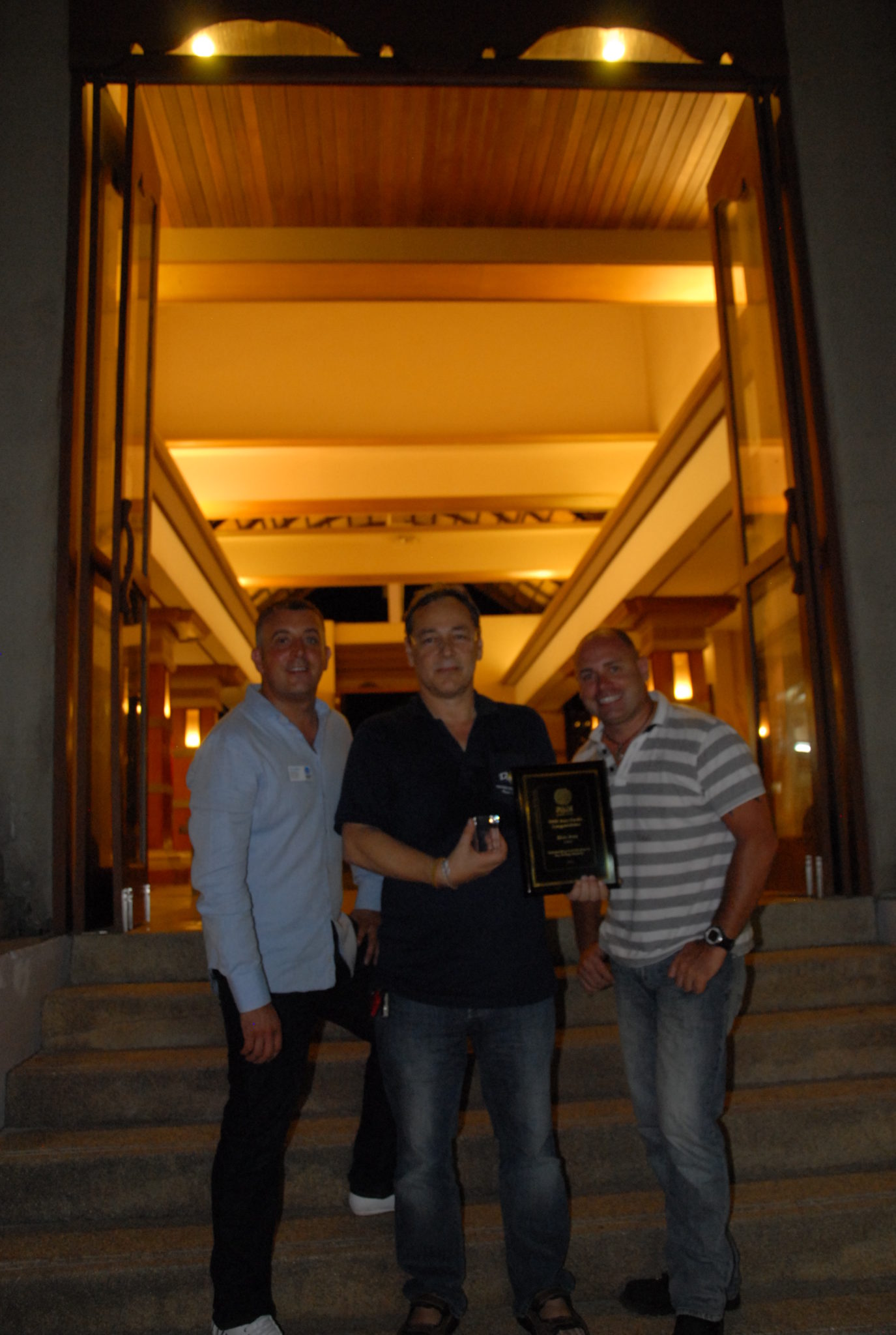 Dive Asia PADI CDC receives PADI "2012 Recognition Award" - PADI Pros