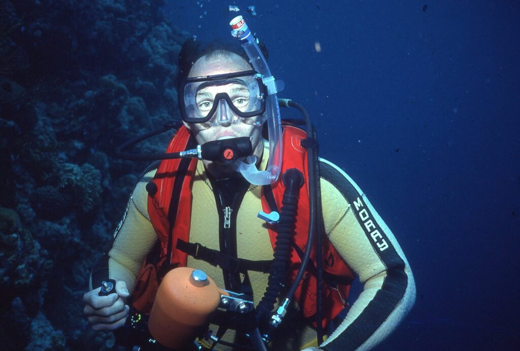 Tony Fontes diving 1984 - PADI Pros